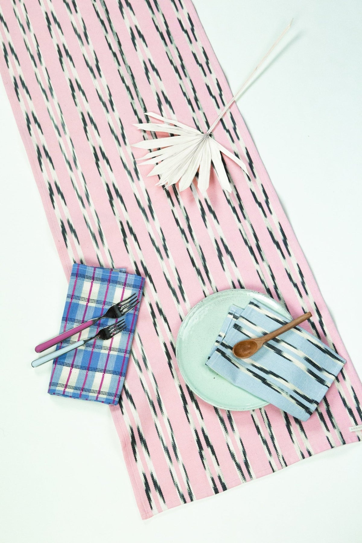 Xela Light Pink Jaspe Table Runner – Archive New York